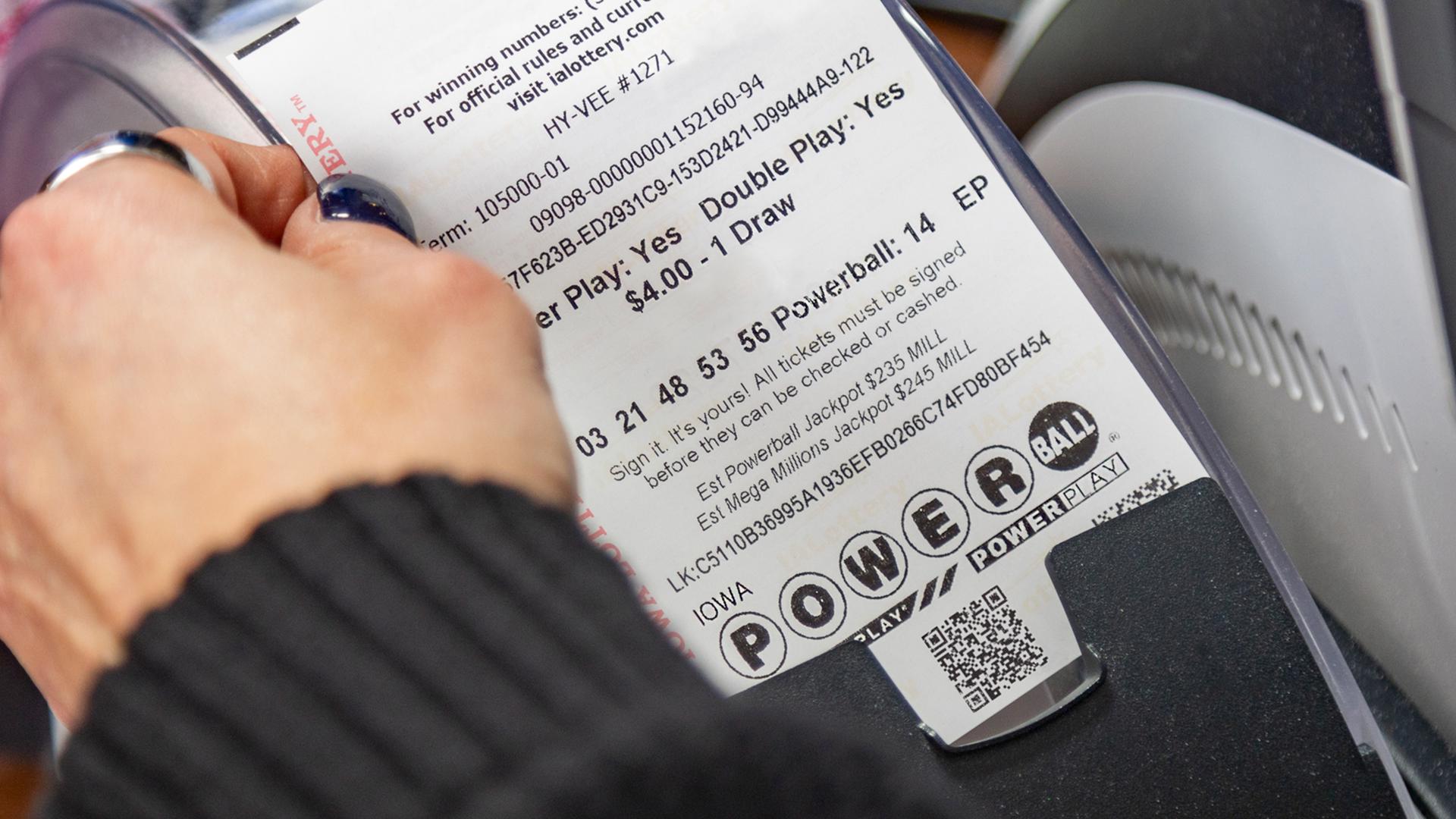 Iowa players win $560K as $1.78B Powerball jackpot claimed in MO, TX ...