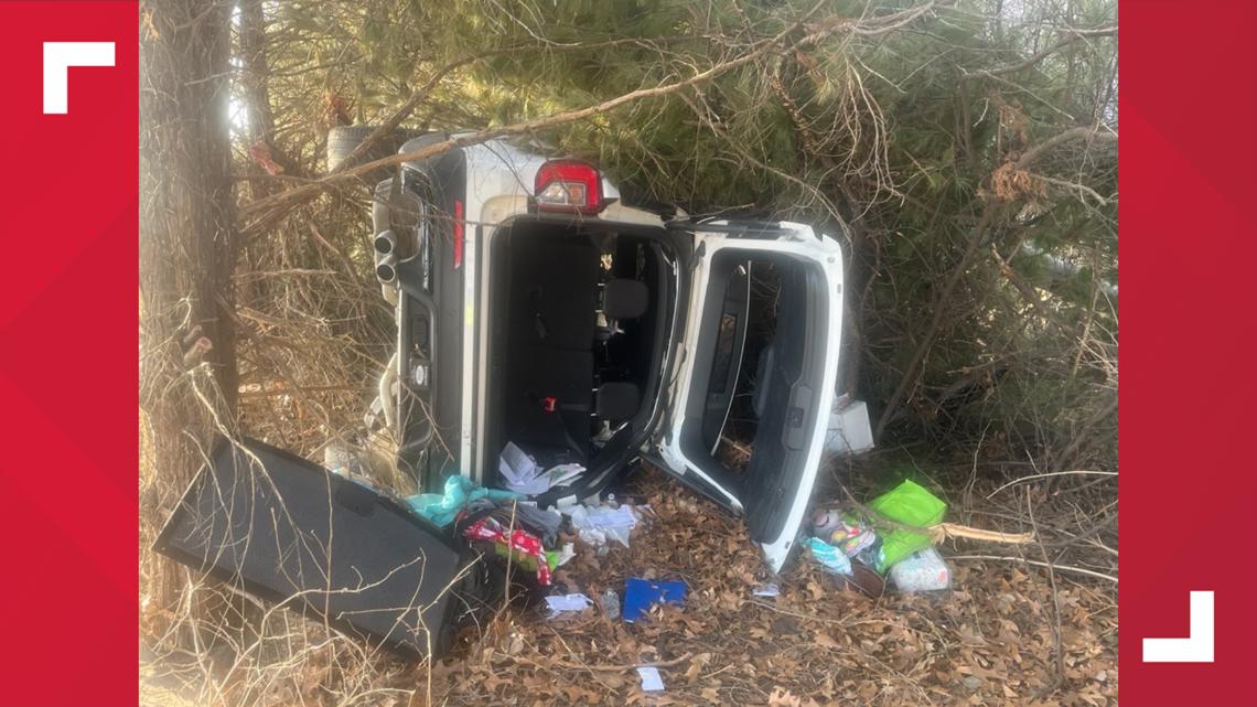 Woman, 3 kids taken to the hospital after crash on I-80 in Scott County ...