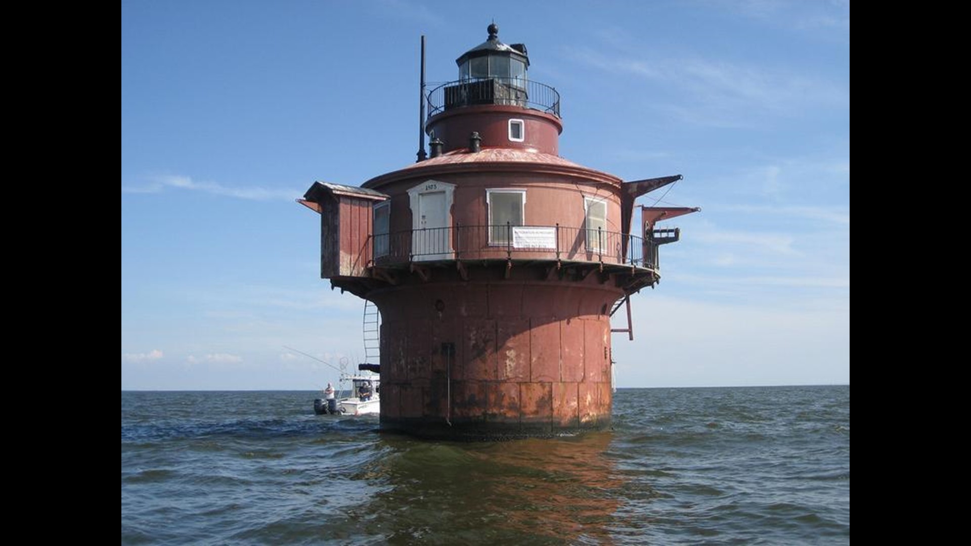 PHOTOS: Tour the inside of 5 lighthouses being sold for $15,000 | wqad.com