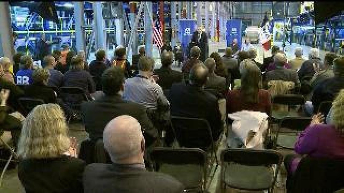 Alcoa unveils $300 million plant expansion | wqad.com