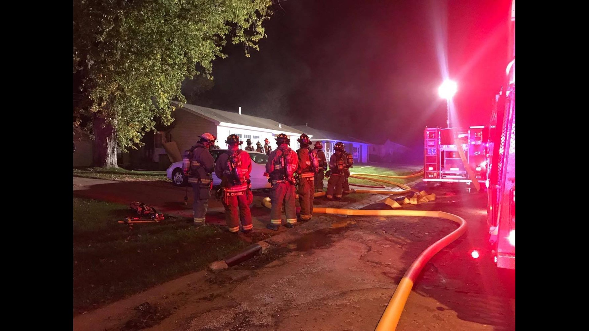 Person escapes East Moline house fire after being alerted by passerby ...