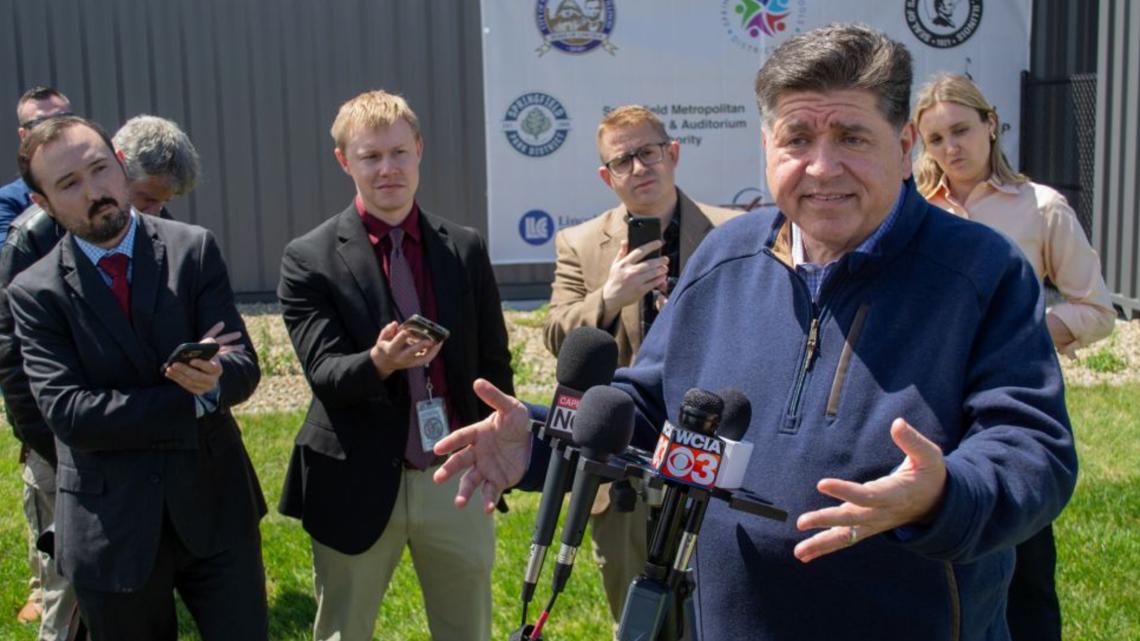 Striking Illinois State University staff frustrated over lack of ...