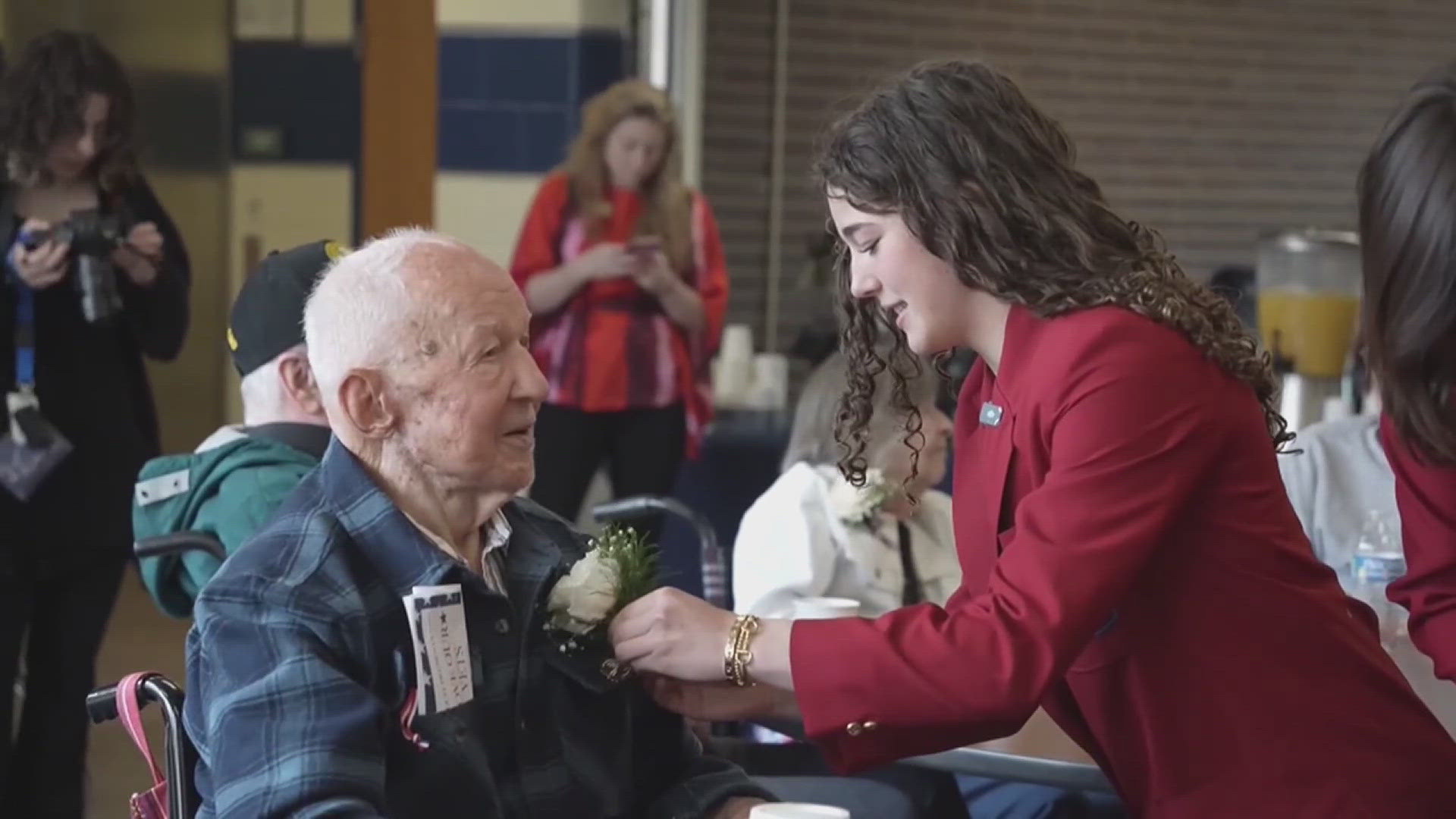 Southern New Jersey school holds "Love of Our Vets Day" | wqad.com