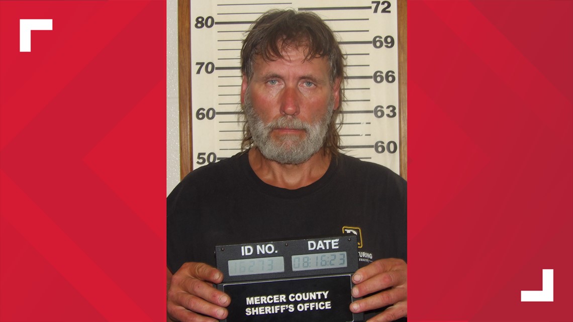 Mayor of Viola arrested for theft | wqad.com
