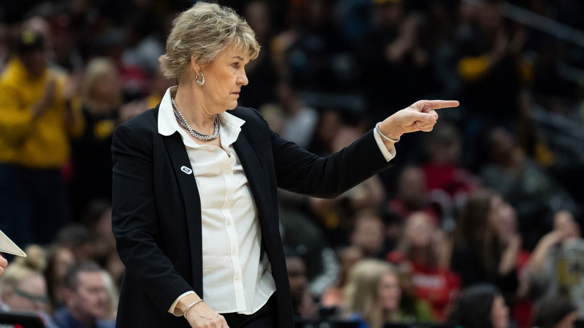 Coach Lisa Bluder's contract extended with Iowa Hawkeyes | wqad.com