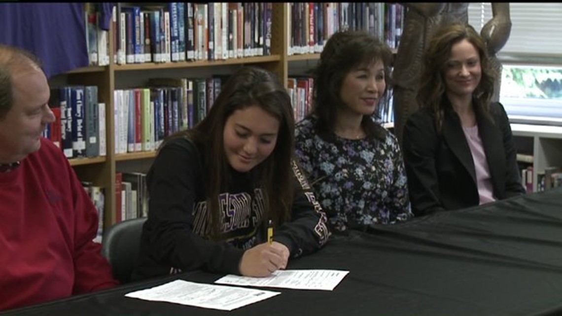 Hannah Guy signs with Minnesota State | wqad.com
