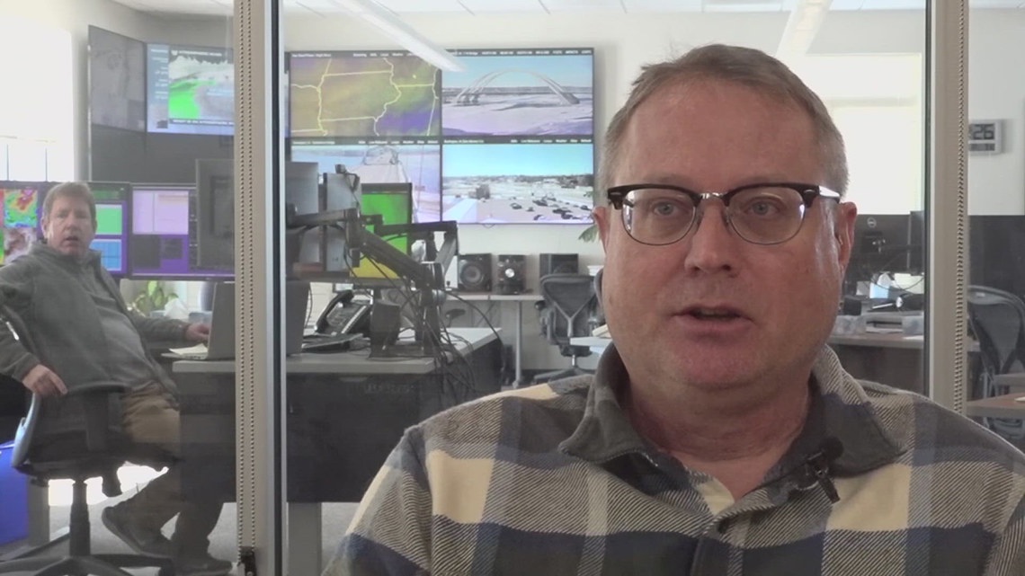 After nearly 30 years with NWS Quad Cities, meteorologist Rich Kinney ...