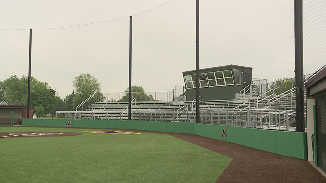 Muscatine unveils renovated Tom Bruner Field | wqad.com