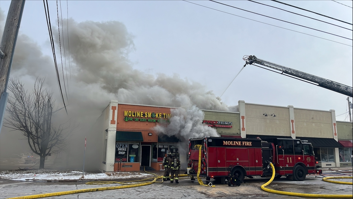 Video: Moline fire crews respond to fire at strip mall on 7th St ...