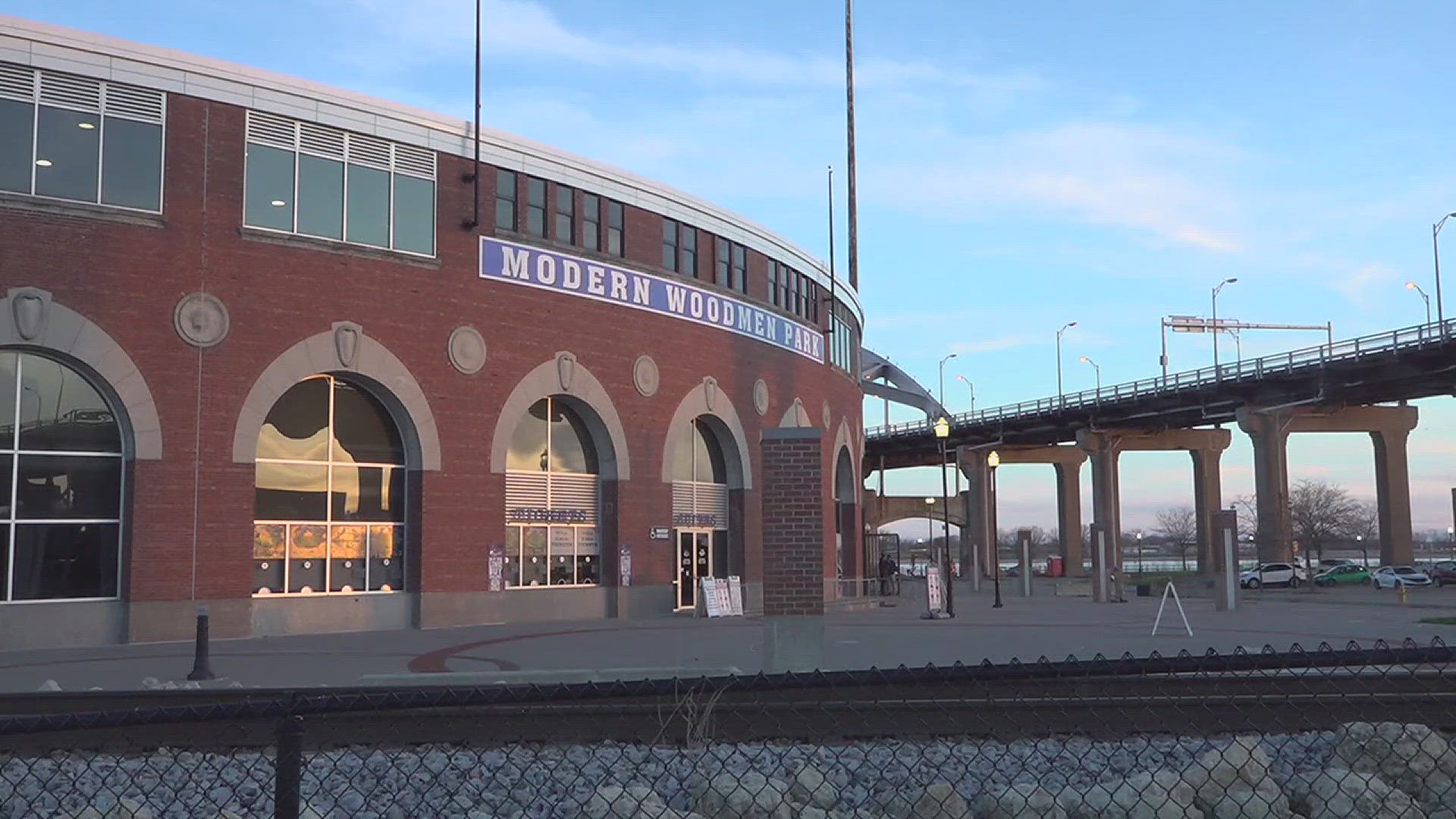 Baseball is back in the QC! River Bandits play home opener Tuesday ...