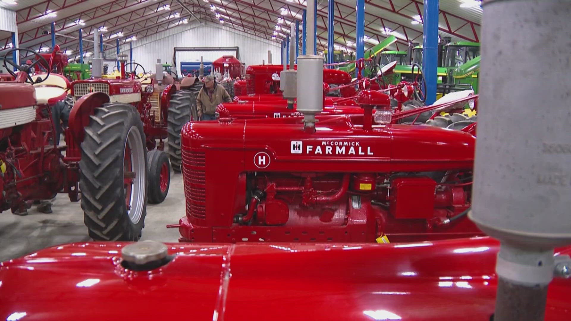 Iowa farm manufacturer puts over 100 classic tractors up for auction ...