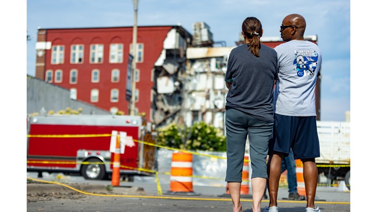 Photos of the Davenport apartment building collapse | wqad.com