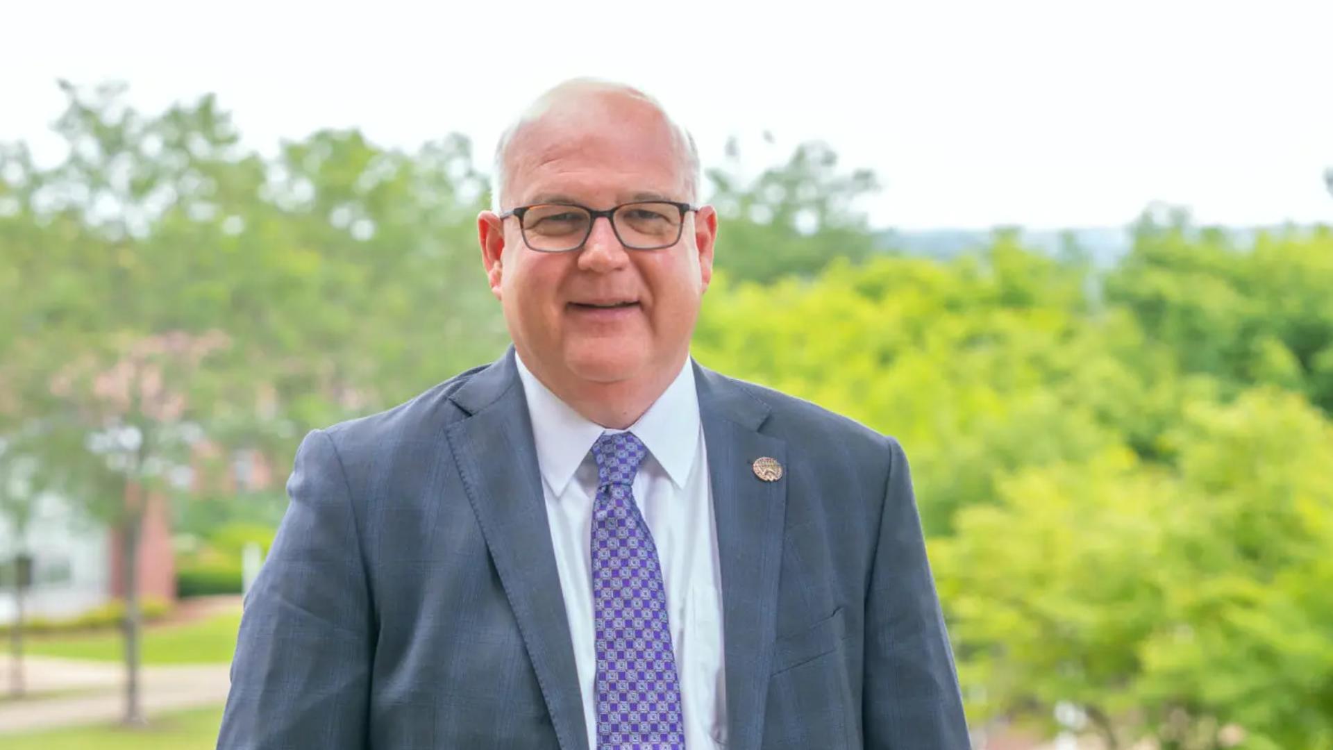 Mike Doyle begins first academic year as Loras College president | wqad.com