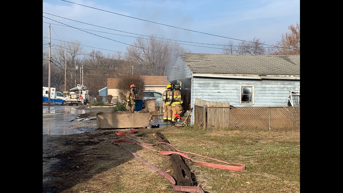 Garage fire breaks out in East Moline | wqad.com