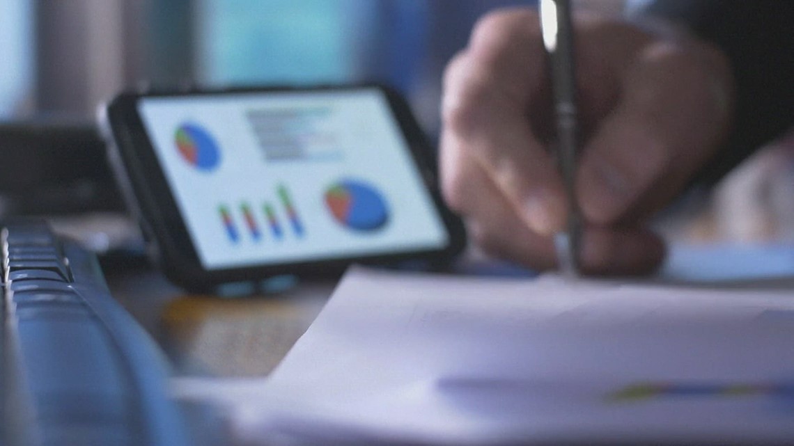 IRS officials warn Americans filing tax returns of online scams | wqad.com