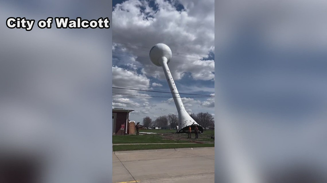 Walcott water tower crashes into the ground | wqad.com