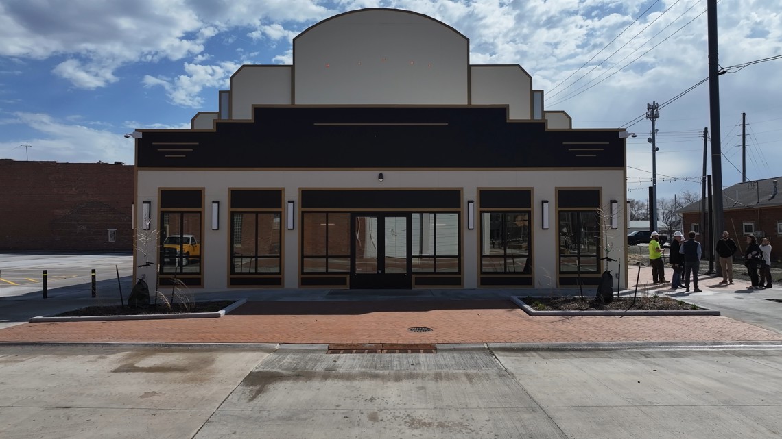 Historic Aledo Opera House to reopen | wqad.com