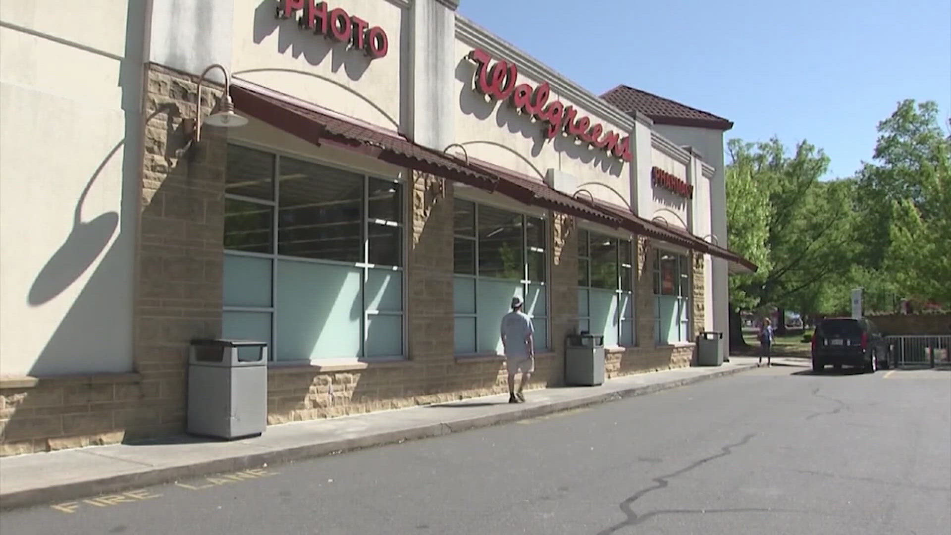 Walgreens to cut 1,200 US stores in 3 years | wqad.com