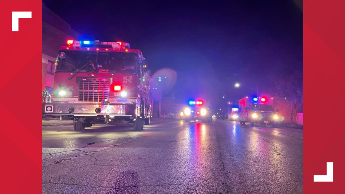 Davenport Fire Department extinguishes house fire Monday night | wqad.com