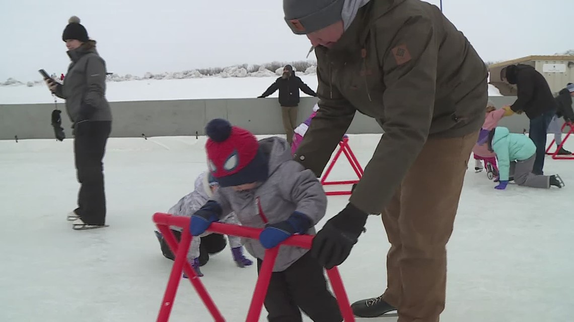 Clinton outdoor skating rink open after ice was damaged | wqad.com