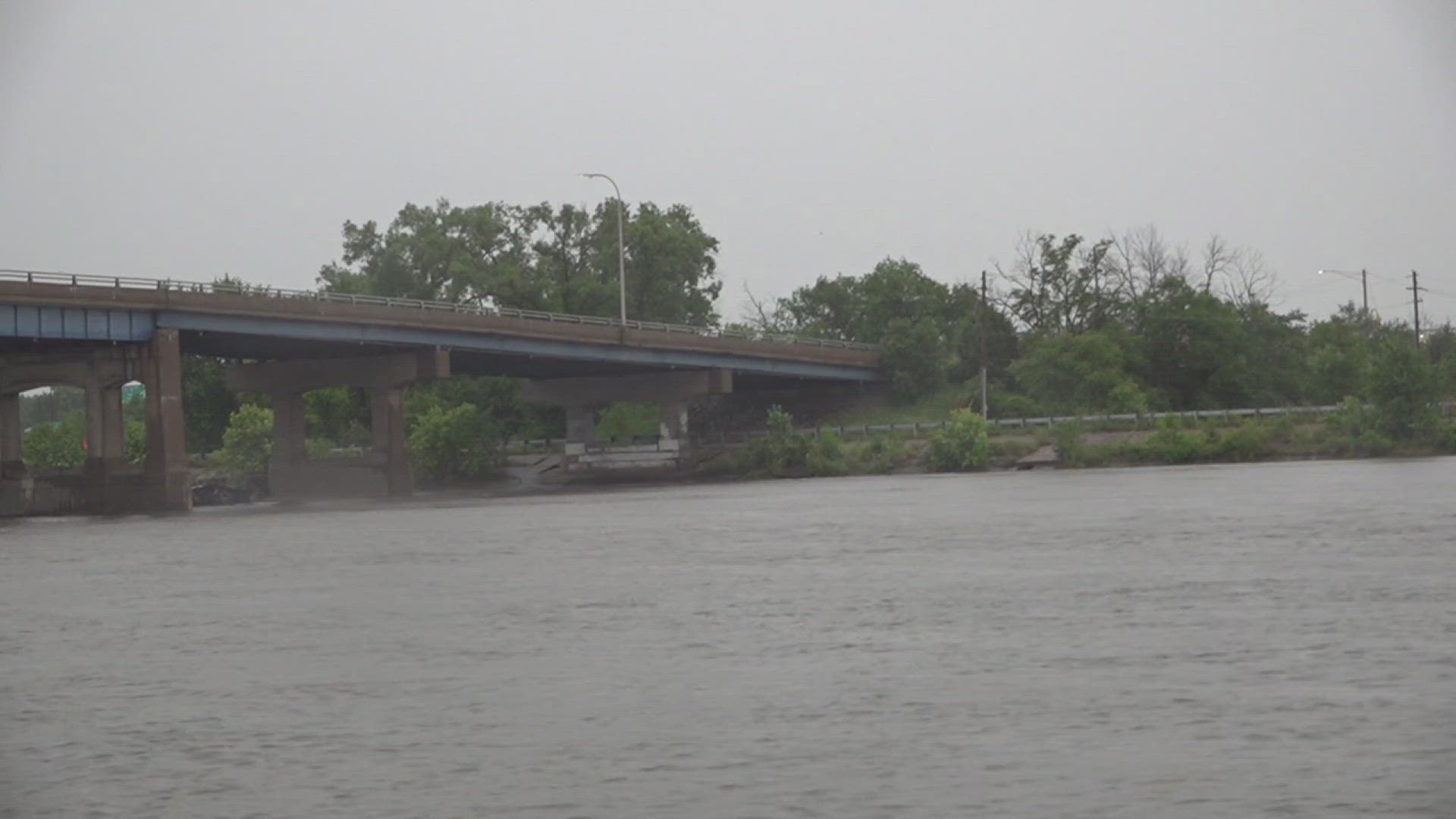 Thousands of people in the Quad Cities without power as severe weather ...