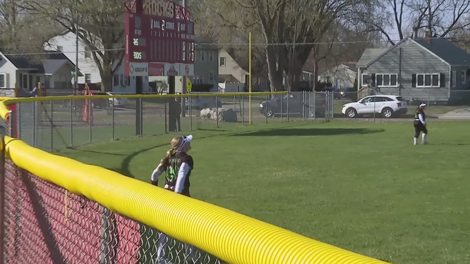 Rock Island beats Alleman 15-0 in Western Big 6 Softball | wqad.com