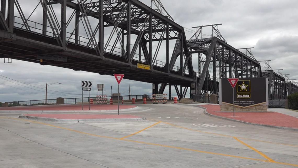 Davenport's New Arsenal Bridge roundabout opens, bridge entrance to ...