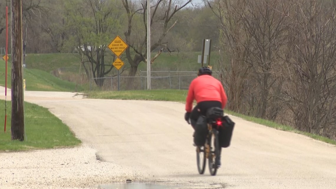 Rock Island native biking to Massachusetts to raise money | wqad.com