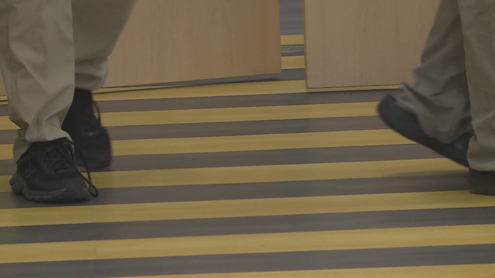 Moline firefighters battle Thursday morning house fire on 4th Street ...