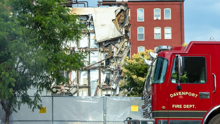 Photos of the Davenport apartment building collapse | wqad.com