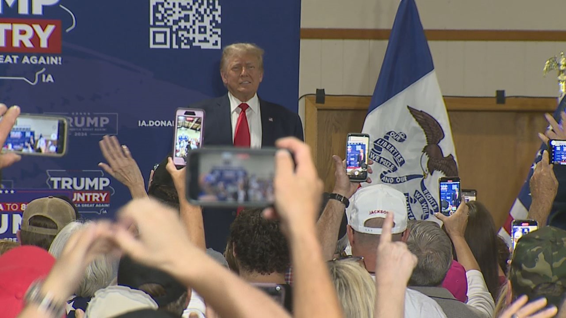 Trump draws hundreds to fairgrounds rally | wqad.com