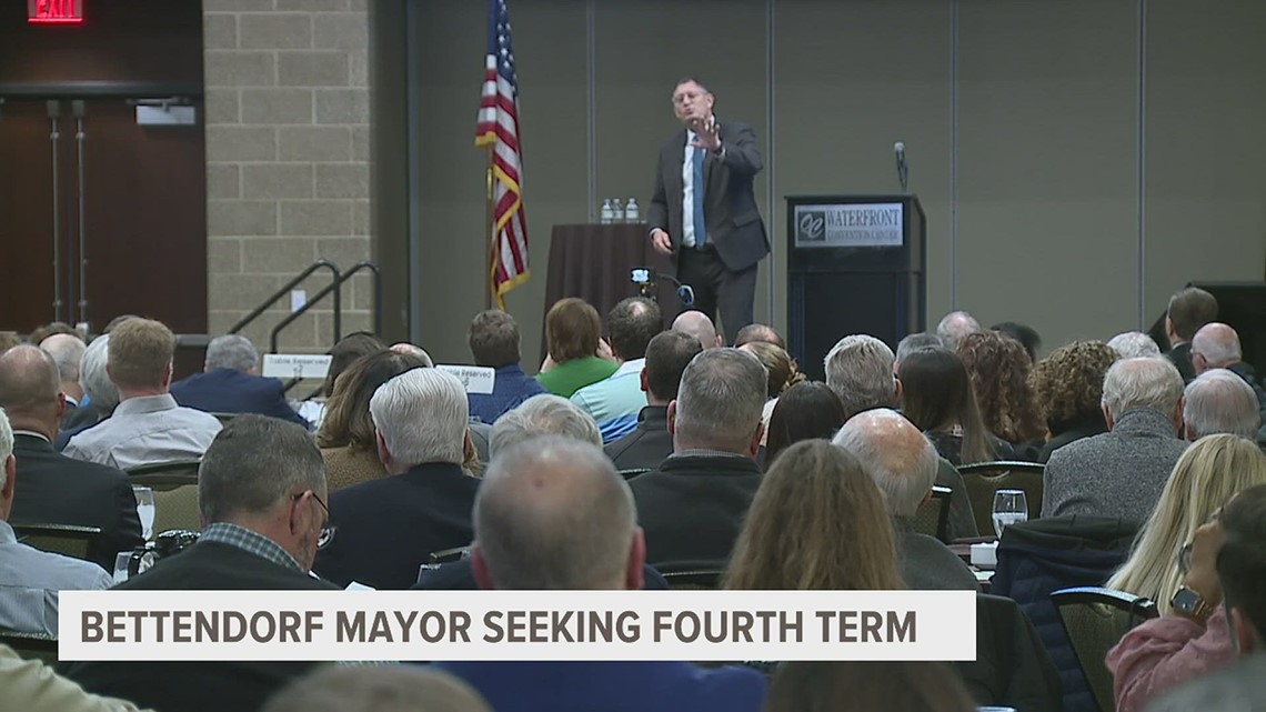 Bettendorf mayor Bob Gallagher announces re-election campaign, no ...