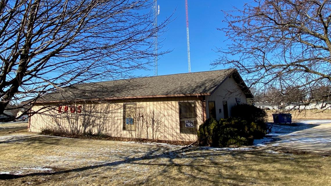 Clinton, Iowa radio station breaks through static to reach Finland ...