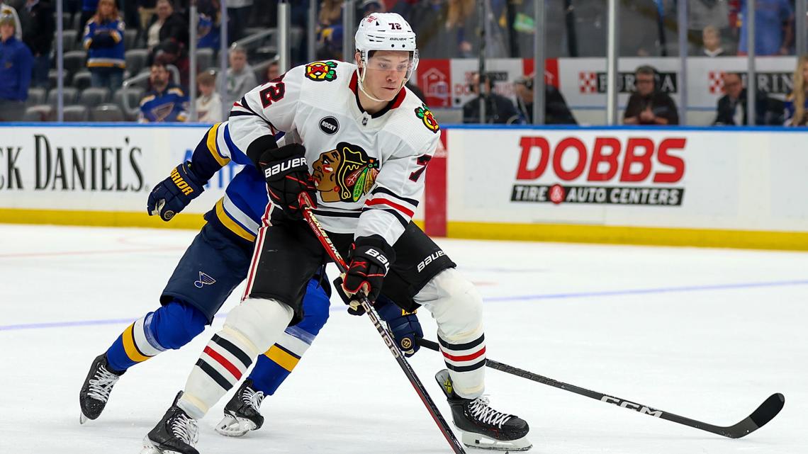 Blackhawks agree to a 6-year contract with Alex Vlasic | wqad.com