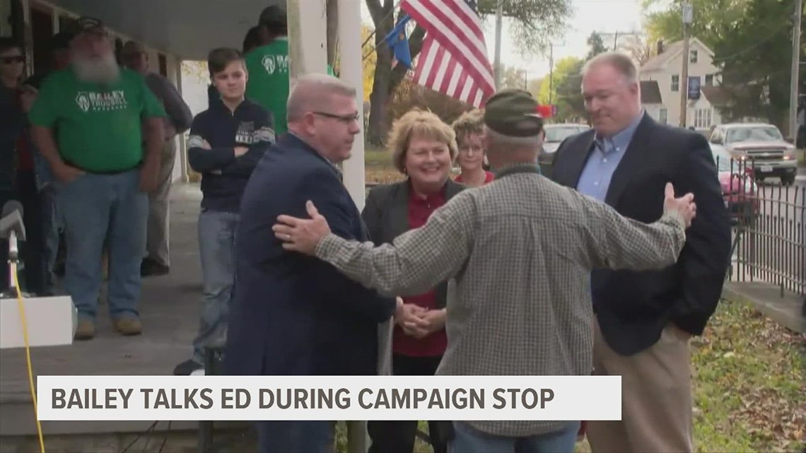 Illinois gubernatorial candidate Darren Bailey touts keeping school ...