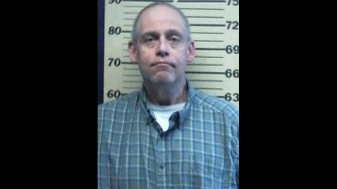 Former Iowa mayor charged with defrauding $300,000 from bank for lumber ...