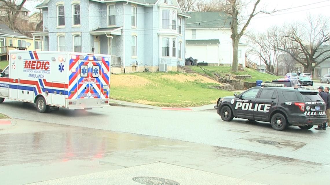 Suspects in custody following armed Illinois bank robbery | wqad.com