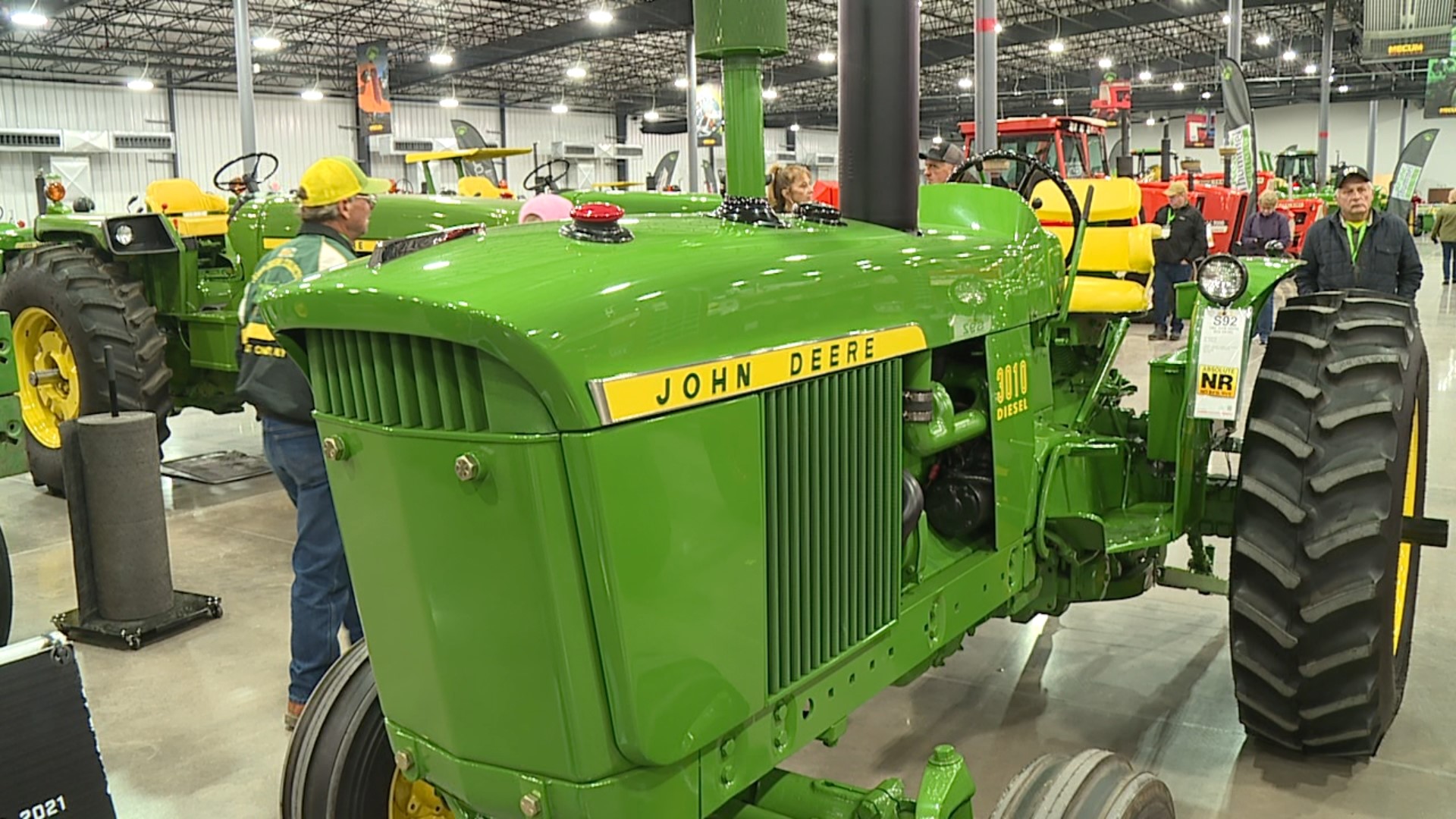 Hundreds of vintage tractors up for auction | wqad.com