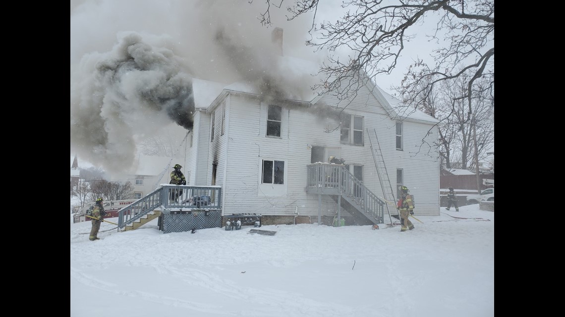 Four-unit apartment catches fire in Burlington | wqad.com