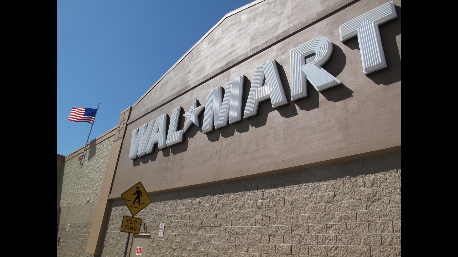 Walmart’s Smiley is back after 10 years and a lawsuit | wqad.com
