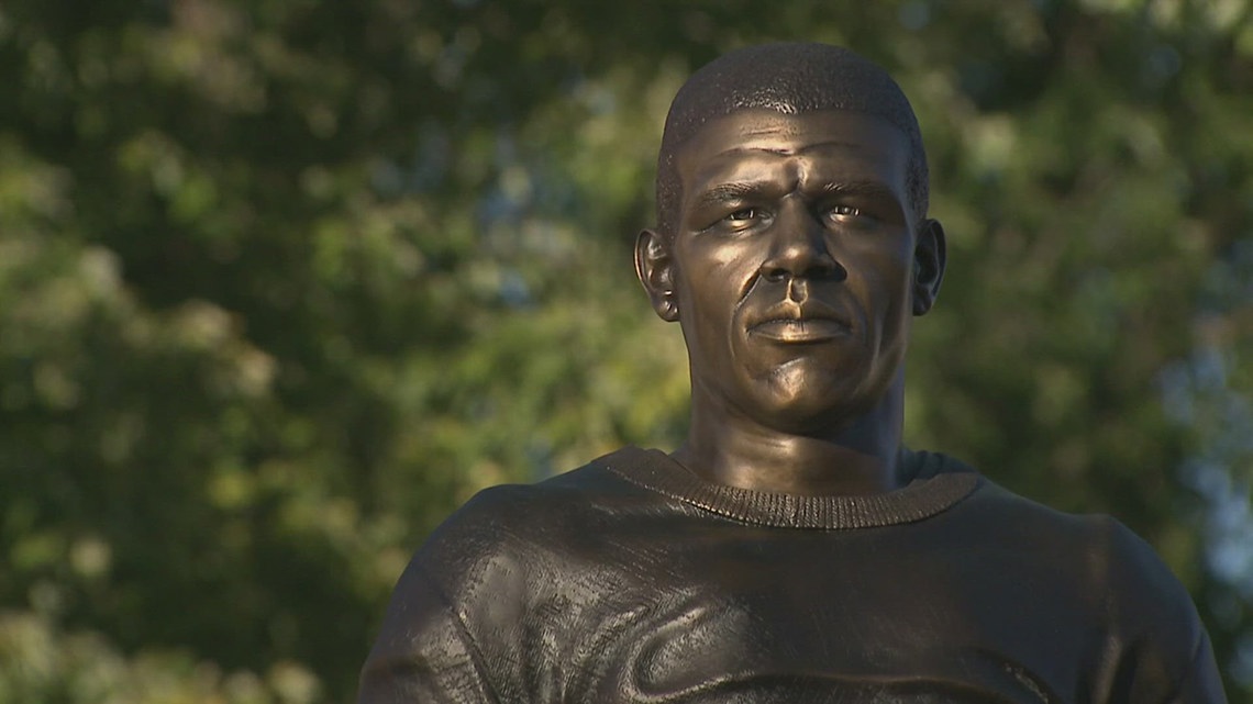 Duke Slater statue unveiled in Clinton | wqad.com