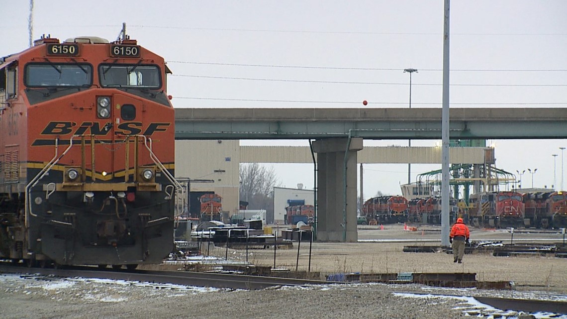 BNSF engineer shares story of life working for the railroad | wqad.com