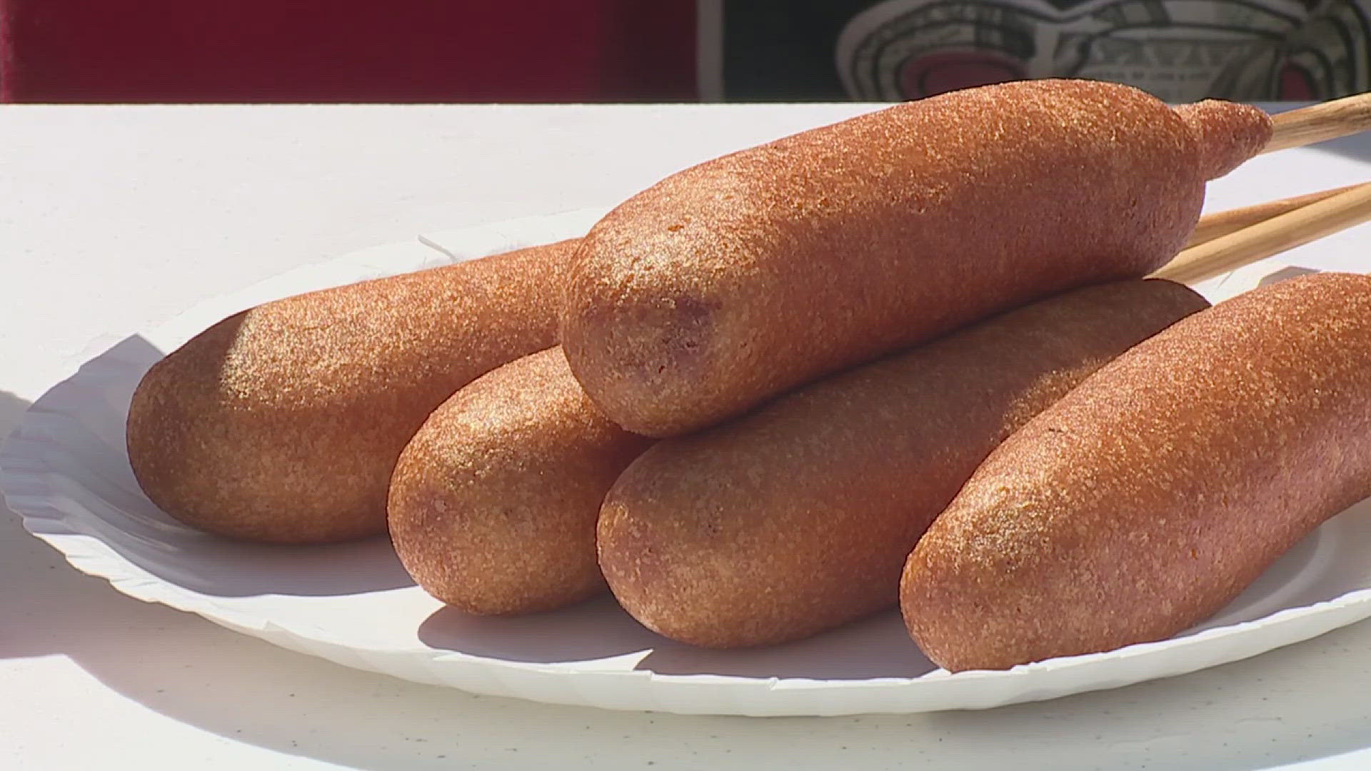 Food fiends prepare for battle at the Mississippi Valley Fair's corn ...