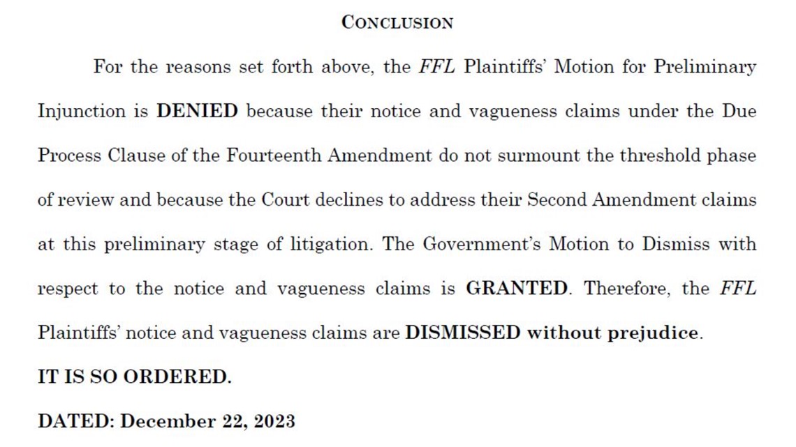 Judge declines to stay Illinois assault weapons ban | wqad.com