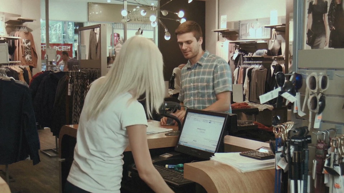 Holiday rush continues with thousands expected to make Christmas ...