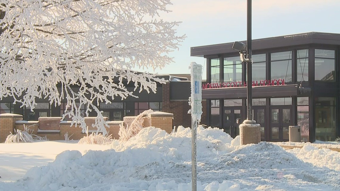 Every Iowa school district teaching half of classes in person | wqad.com