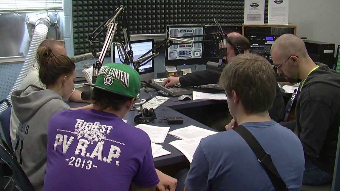 Students recreate iconic broadcast: War of the Worlds | wqad.com