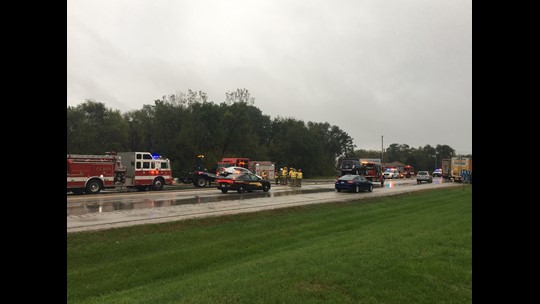 Crash involving three vehicles temporarily shuts down Illinois 5 | wqad.com