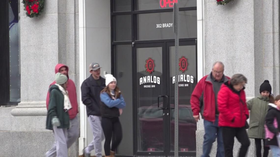 Analog Arcade Bar closing both locations | wqad.com
