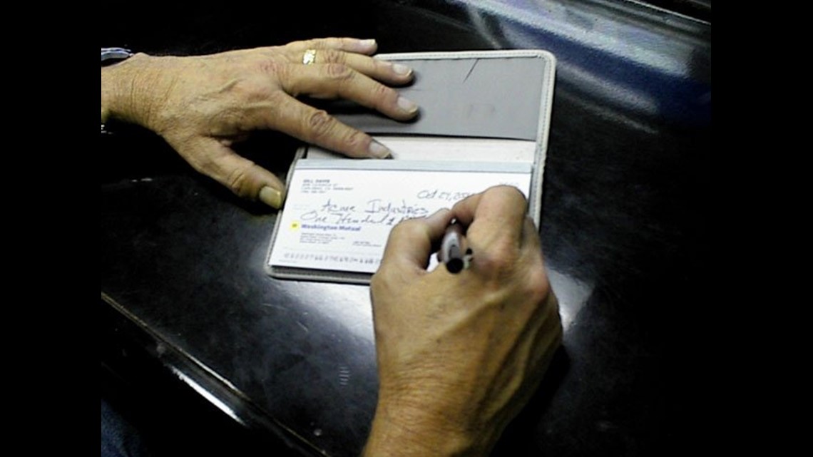 More banks offer checking accounts without the checks | wqad.com